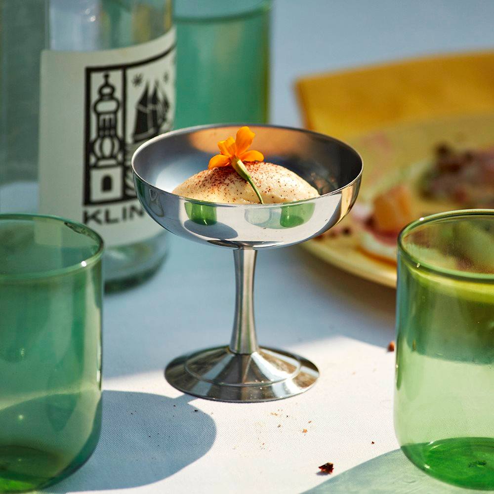 Coupe à glace Italian Ice Cup par Hay : Un design épuré pour vos de...